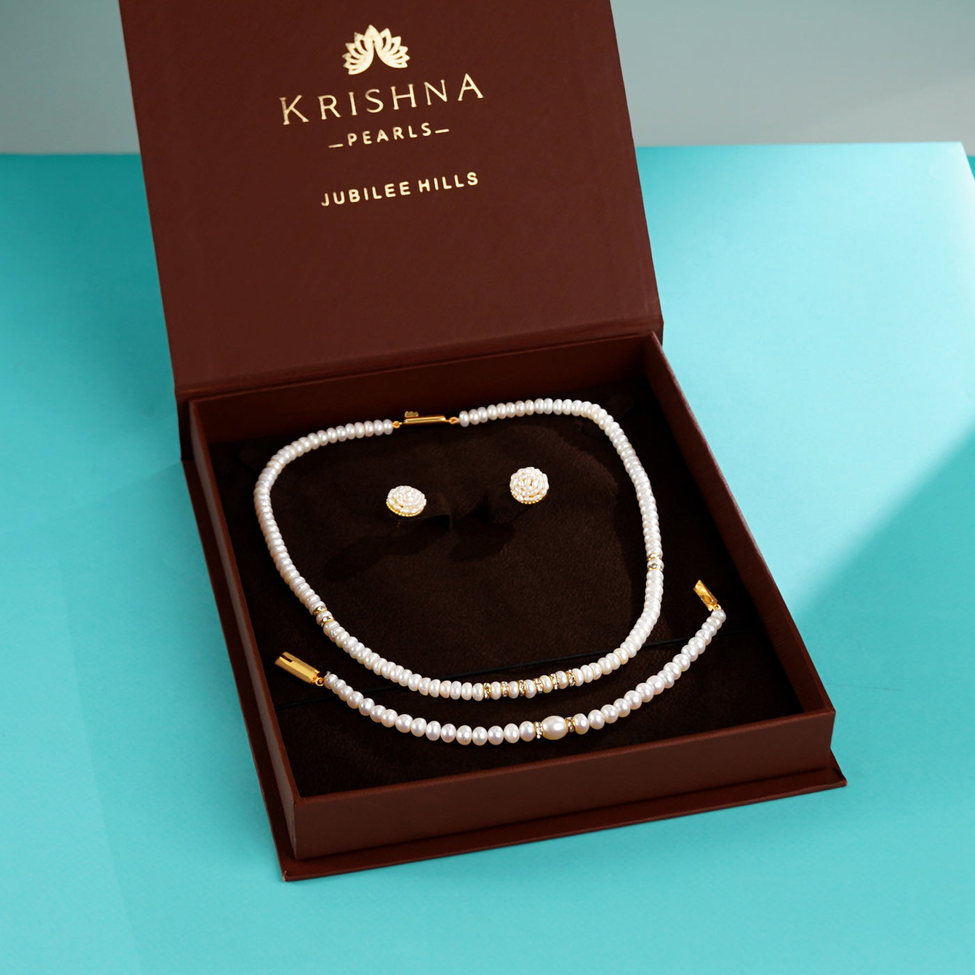 Pure Radiance Pearl Set (Freshwater Pearl Necklace, Bracelet & Stud Ea ...